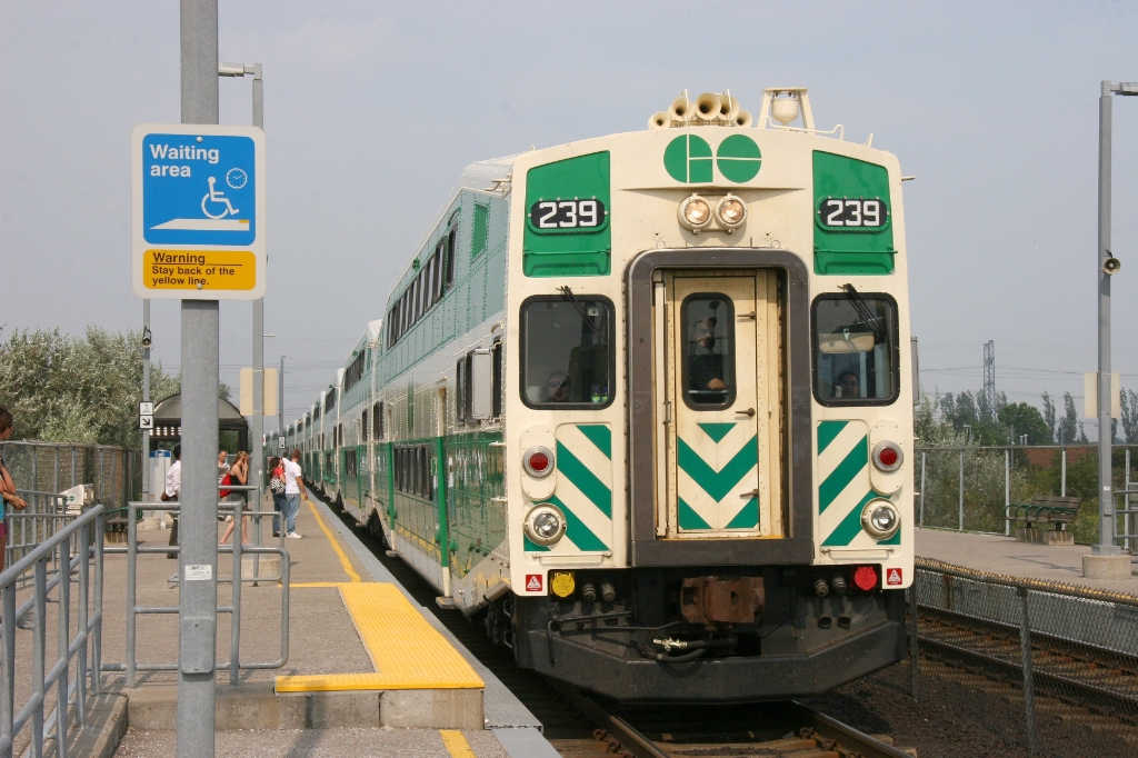 GO train arriving